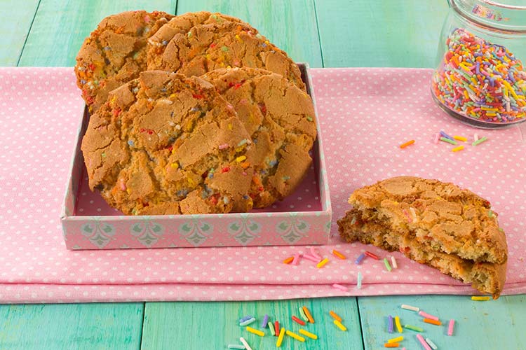 Cookies Coloridos 🍫 Mavalério