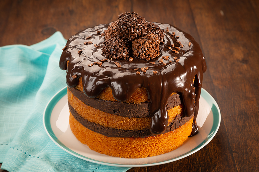 Naked Cake de Cenoura 🍫 Mavalério