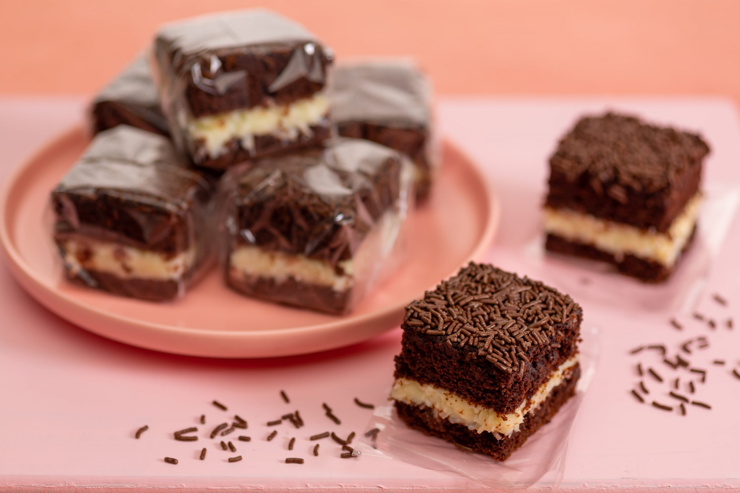 Bolo Gelado de Chocolate com Coco 🍫 Mavalério